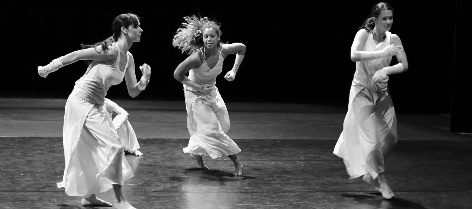 Contemporary Dance Classes in Dubai | Modern Dance classes