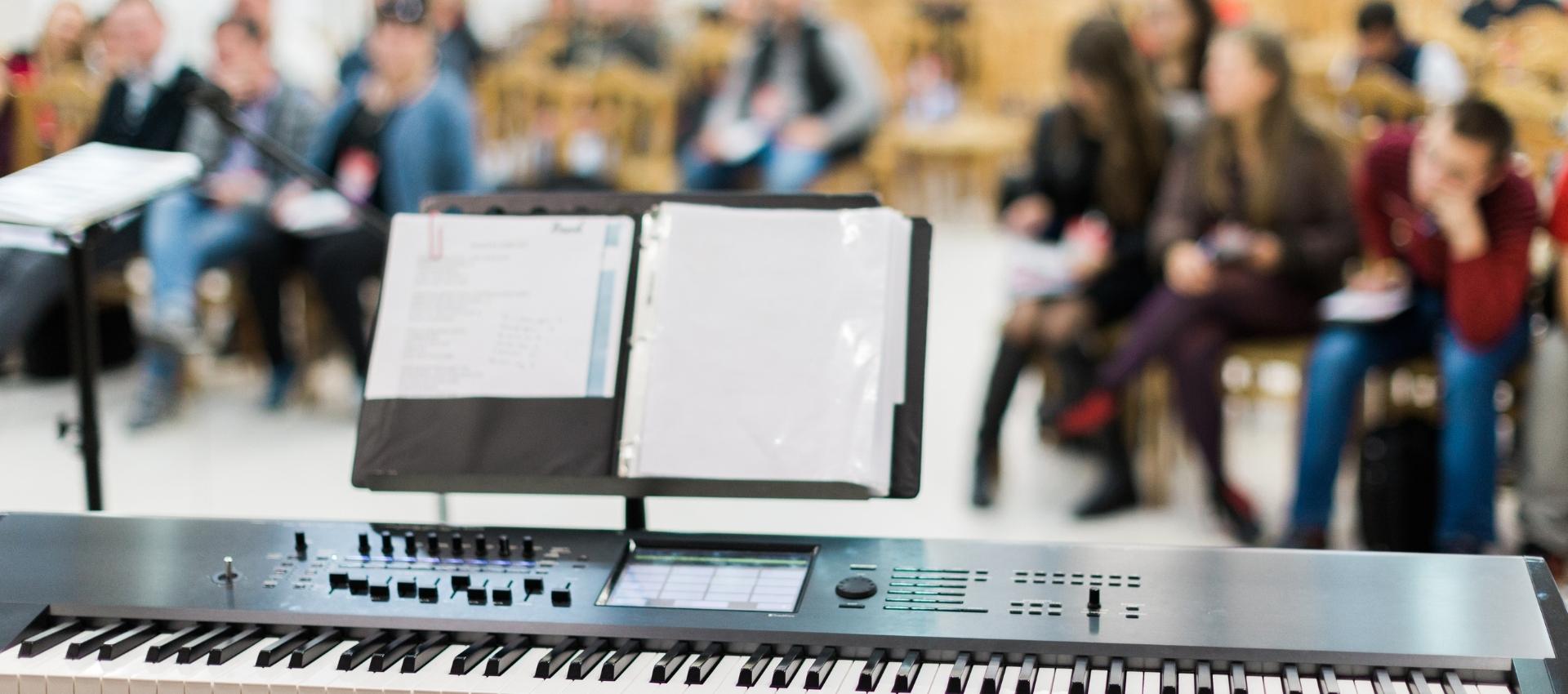 Keyboard Classes Dubai, Abu Dhabi | Keyboard lessons near me