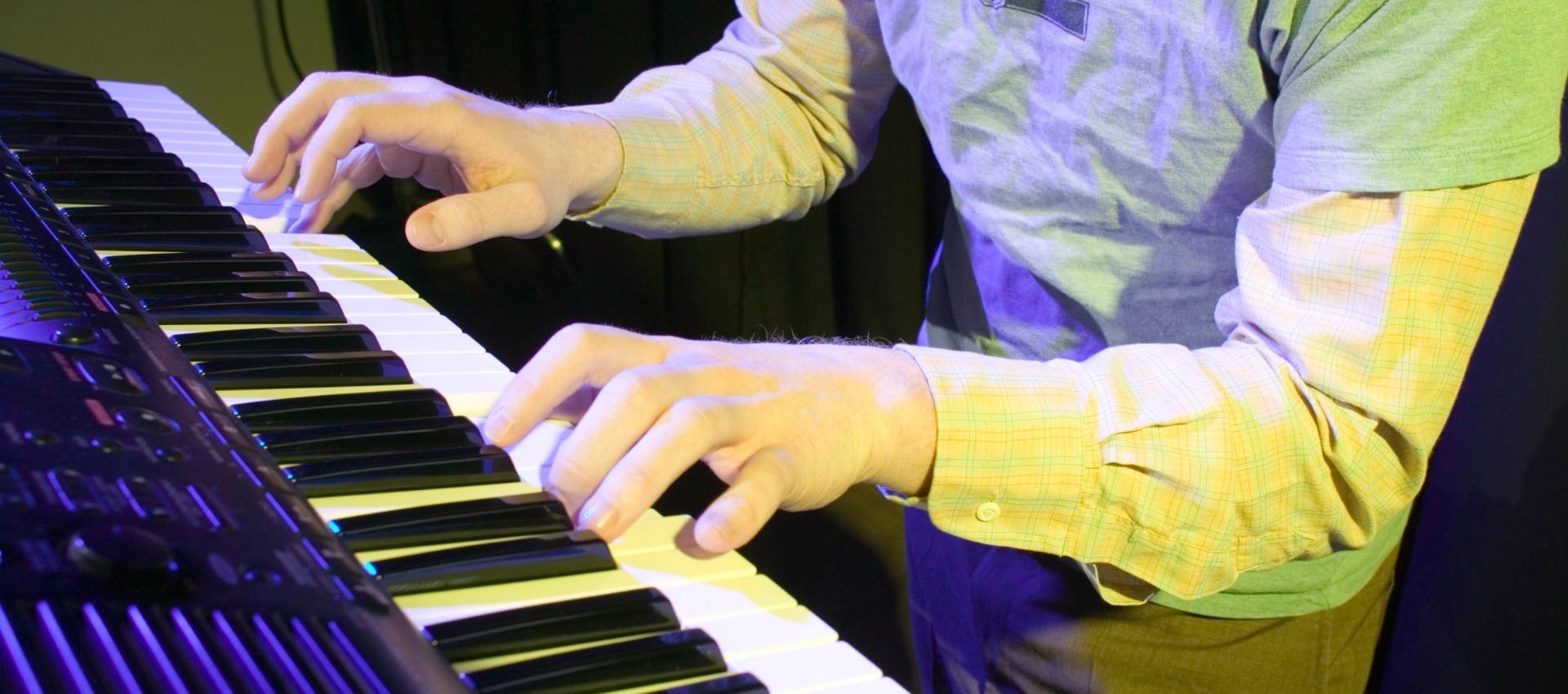 Keyboard Classes Dubai, Abu Dhabi | Keyboard lessons near me